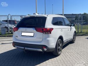 Balts Mitsubishi Outlander 2017 Avižieniai, ar dzinēja tilpumu 2.20 L un nobraukumu 245 tūkst. km par 7900 €, foto 3 vietnē AUTOMOTO.COM.LV