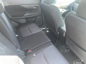 Balts Mitsubishi Outlander 2017 Avižieniai, ar dzinēja tilpumu 2.20 L un nobraukumu 245 tūkst. km par 7900 €, foto 8 vietnē AUTOMOTO.COM.LV