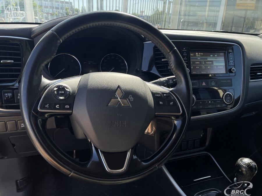 Balts Mitsubishi Outlander 2017 Avižieniai, ar dzinēja tilpumu 2.20 L un nobraukumu 245 tūkst. km par 7900 €, foto 18 vietnē AUTOMOTO.COM.LV