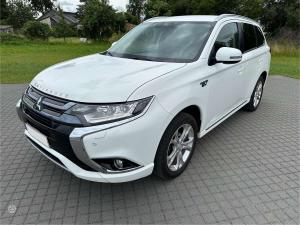 Белый Мицубиси Аутлендер 2017 в Паневежис, объемом двигателя 2.00 л и пробегом 198 тыс. км за 10900 €, фото  на AUTOMOTO.COM.LV