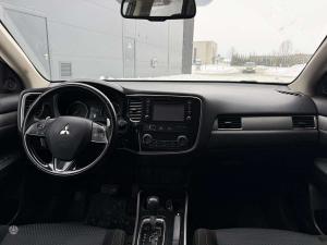 White Mitsubishi Outlander 2018 in Siauliai, with an engine capacity of 2.00 L and mileage of 282 thousand km for 9799 €, photo 12 on AUTOMOTO.COM.LV