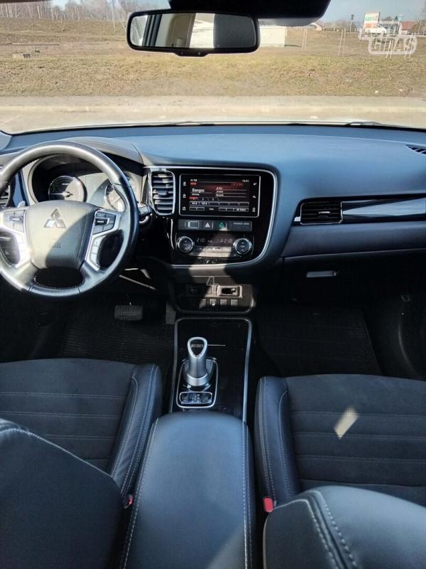 Balts Mitsubishi Outlander 2018 Palanga, ar dzinēja tilpumu 2.00 L un nobraukumu 92 tūkst. km par 16550 €, foto 6 vietnē AUTOMOTO.COM.LV