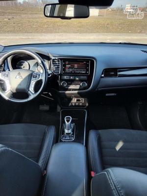 Balts Mitsubishi Outlander 2018 Palanga, ar dzinēja tilpumu 2.00 L un nobraukumu 92 tūkst. km par 16550 €, foto 6 vietnē AUTOMOTO.COM.LV
