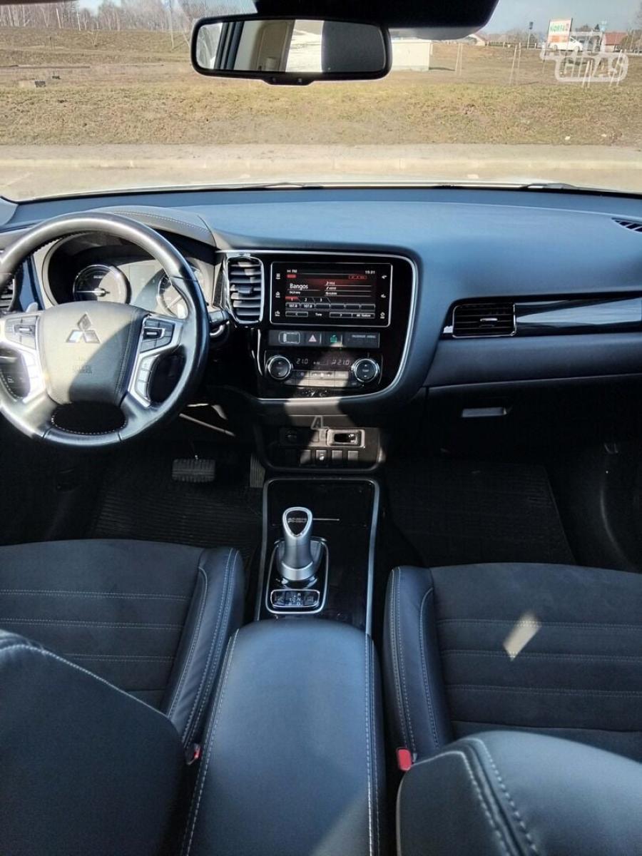 Balts Mitsubishi Outlander 2018 Palanga, ar dzinēja tilpumu 2.00 L un nobraukumu 92 tūkst. km par 16550 €, foto 6 vietnē AUTOMOTO.COM.LV
