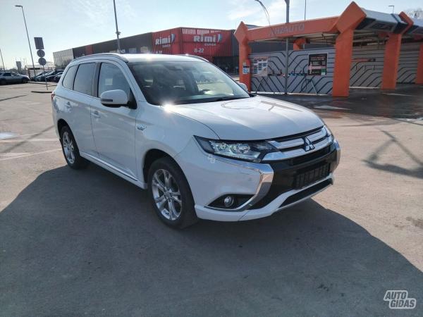 Balts Mitsubishi Outlander 2018 Palanga, ar dzinēja tilpumu 2.00 L un nobraukumu 92 tūkst. km par 16550 €, foto 8 vietnē AUTOMOTO.COM.LV
