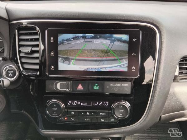 White Mitsubishi Outlander 2018 in Palanga, with an engine capacity of 2.00 L and mileage of 92 thousand km for 15400 €, photo 11 on AUTOMOTO.COM.LV