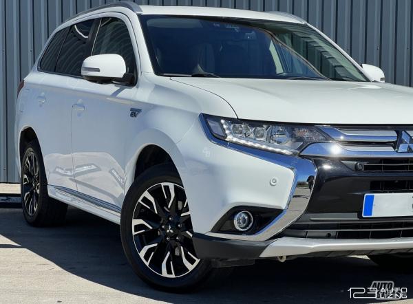 Balts Mitsubishi Outlander 2018 Tauragė, ar dzinēja tilpumu 2.00 L un nobraukumu 99 tūkst. km par 13990 €, foto 6 vietnē AUTOMOTO.COM.LV