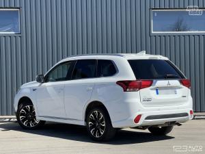 Balts Mitsubishi Outlander 2018 Tauragė, ar dzinēja tilpumu 2.00 L un nobraukumu 99 tūkst. km par 13990 €, foto 8 vietnē AUTOMOTO.COM.LV