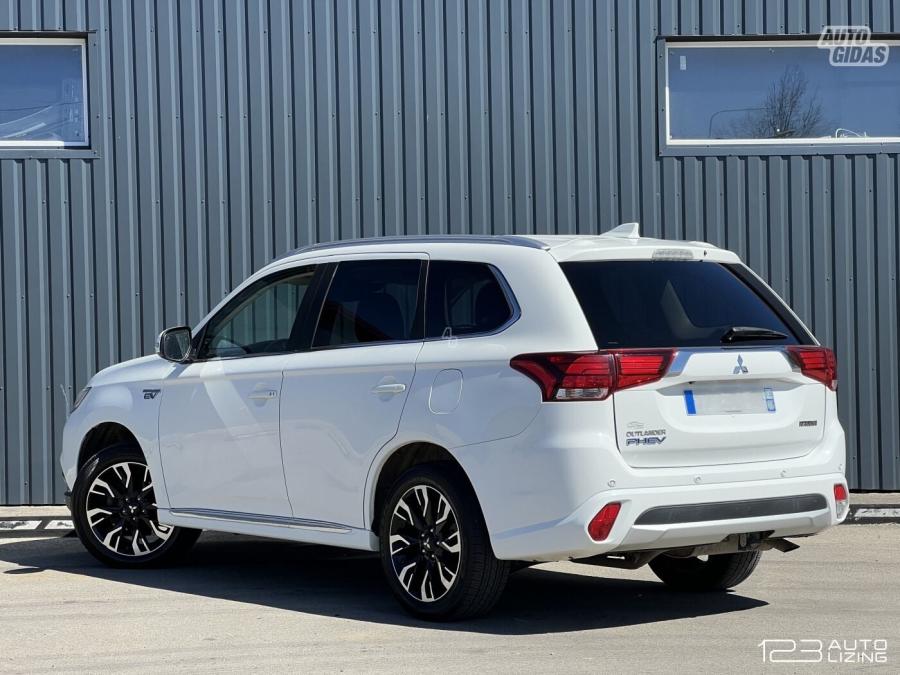 Balts Mitsubishi Outlander 2018 Tauragė, ar dzinēja tilpumu 2.00 L un nobraukumu 99 tūkst. km par 13990 €, foto 8 vietnē AUTOMOTO.COM.LV