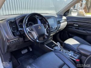 Balts Mitsubishi Outlander 2018 Tauragė, ar dzinēja tilpumu 2.00 L un nobraukumu 99 tūkst. km par 13990 €, foto 13 vietnē AUTOMOTO.COM.LV