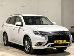Balts Mitsubishi Outlander 2018 Klaipėda, ar dzinēja tilpumu 2.36 L un nobraukumu 158 tūkst. km par 15999 €, foto 3 vietnē AUTOMOTO.COM.LV