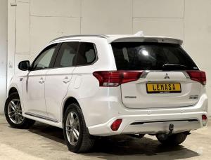 Balts Mitsubishi Outlander 2018 Klaipėda, ar dzinēja tilpumu 2.36 L un nobraukumu 158 tūkst. km par 15999 €, foto 6 vietnē AUTOMOTO.COM.LV