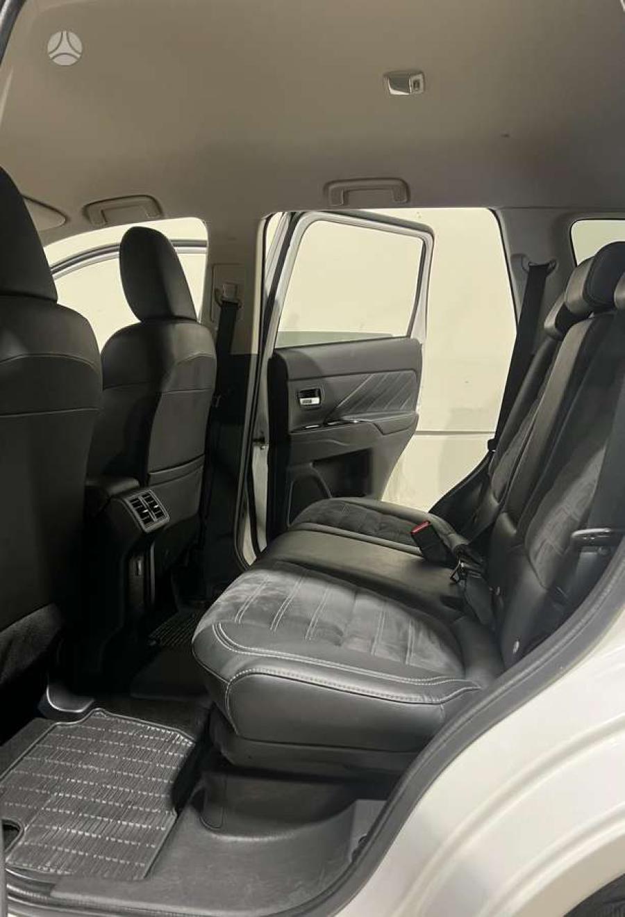 Balts Mitsubishi Outlander 2018 Klaipėda, ar dzinēja tilpumu 2.36 L un nobraukumu 158 tūkst. km par 15999 €, foto 10 vietnē AUTOMOTO.COM.LV