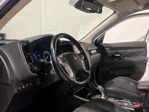 Balts Mitsubishi Outlander 2018 Klaipėda, ar dzinēja tilpumu 2.36 L un nobraukumu 158 tūkst. km par 15999 €, foto 12 vietnē AUTOMOTO.COM.LV