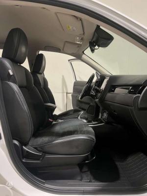 Balts Mitsubishi Outlander 2018 Klaipėda, ar dzinēja tilpumu 2.36 L un nobraukumu 158 tūkst. km par 15999 €, foto 15 vietnē AUTOMOTO.COM.LV