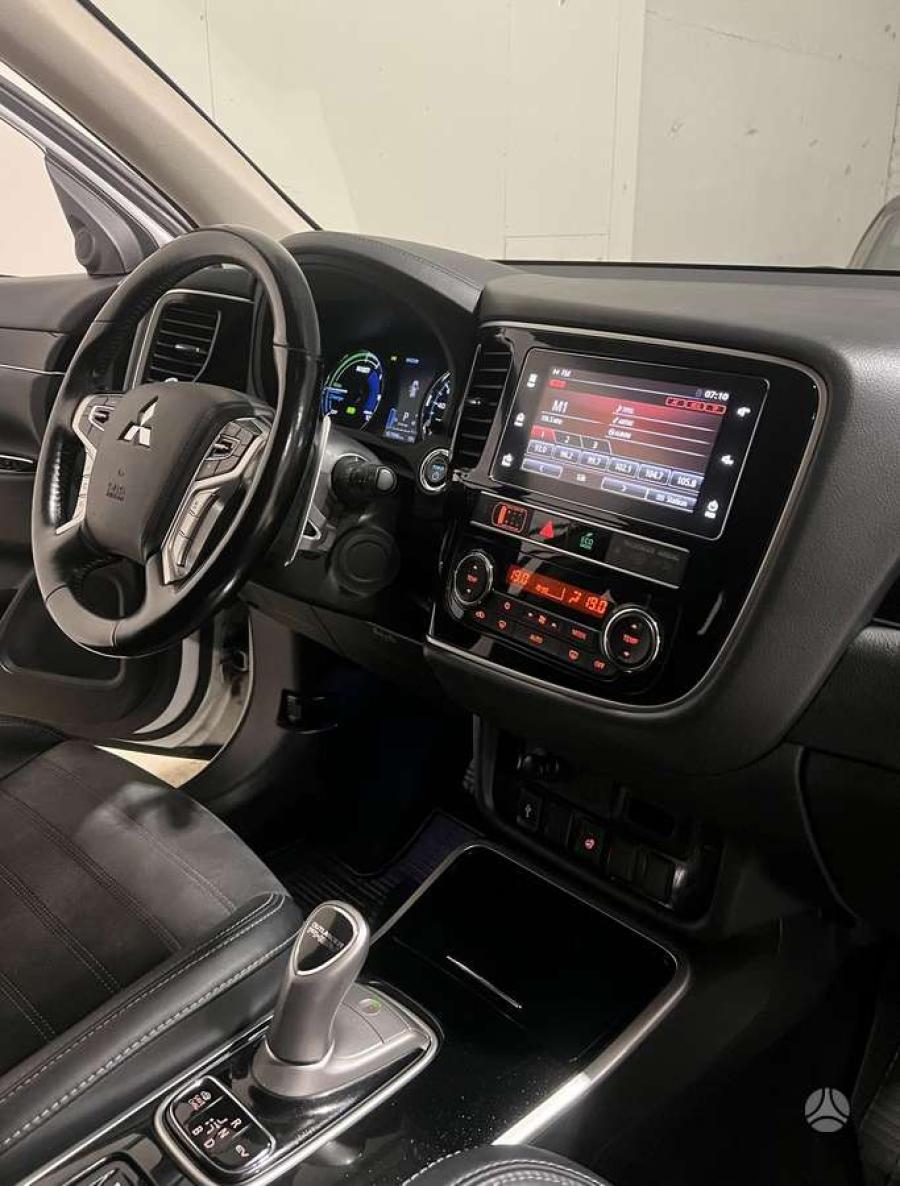 Balts Mitsubishi Outlander 2018 Klaipėda, ar dzinēja tilpumu 2.36 L un nobraukumu 158 tūkst. km par 15999 €, foto 16 vietnē AUTOMOTO.COM.LV
