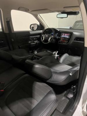 Balts Mitsubishi Outlander 2018 Klaipėda, ar dzinēja tilpumu 2.36 L un nobraukumu 158 tūkst. km par 15999 €, foto 21 vietnē AUTOMOTO.COM.LV