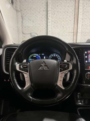 Balts Mitsubishi Outlander 2018 Klaipėda, ar dzinēja tilpumu 2.36 L un nobraukumu 158 tūkst. km par 15999 €, foto 26 vietnē AUTOMOTO.COM.LV