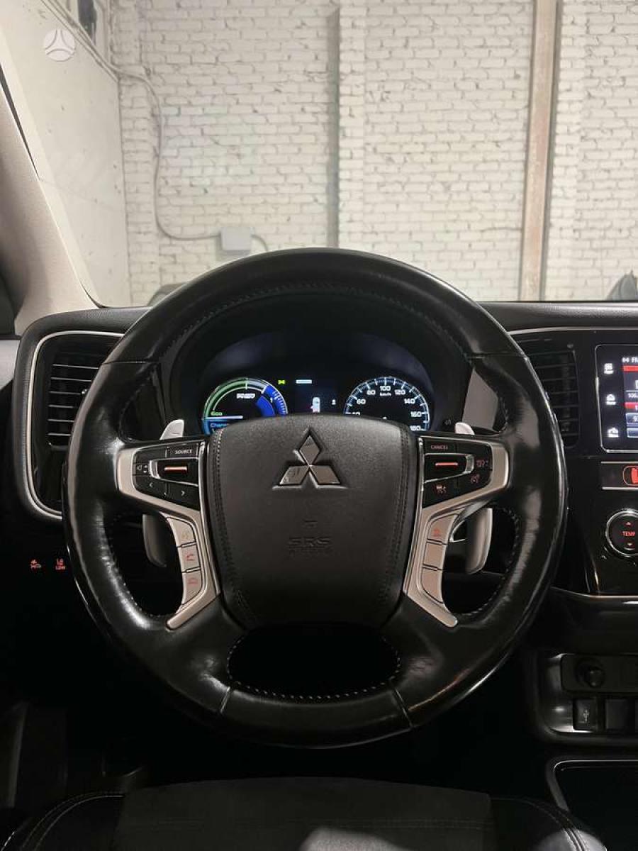 Balts Mitsubishi Outlander 2018 Klaipėda, ar dzinēja tilpumu 2.36 L un nobraukumu 158 tūkst. km par 15999 €, foto 26 vietnē AUTOMOTO.COM.LV