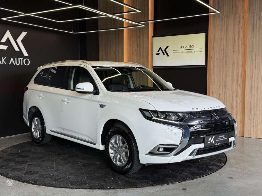 Balts Mitsubishi Outlander 2018 Kauņa, ar dzinēja tilpumu 2.36 L un nobraukumu 128 tūkst. km par 16990 €, foto 3 vietnē AUTOMOTO.COM.LV