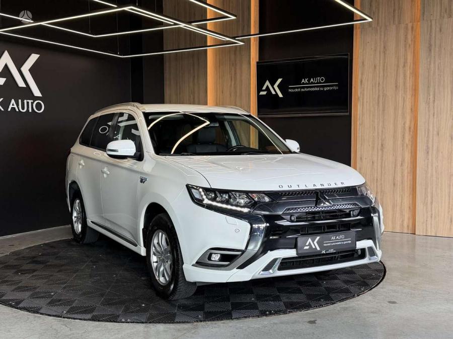 Balts Mitsubishi Outlander 2018 Kauņa, ar dzinēja tilpumu 2.36 L un nobraukumu 128 tūkst. km par 16990 €, foto 4 vietnē AUTOMOTO.COM.LV