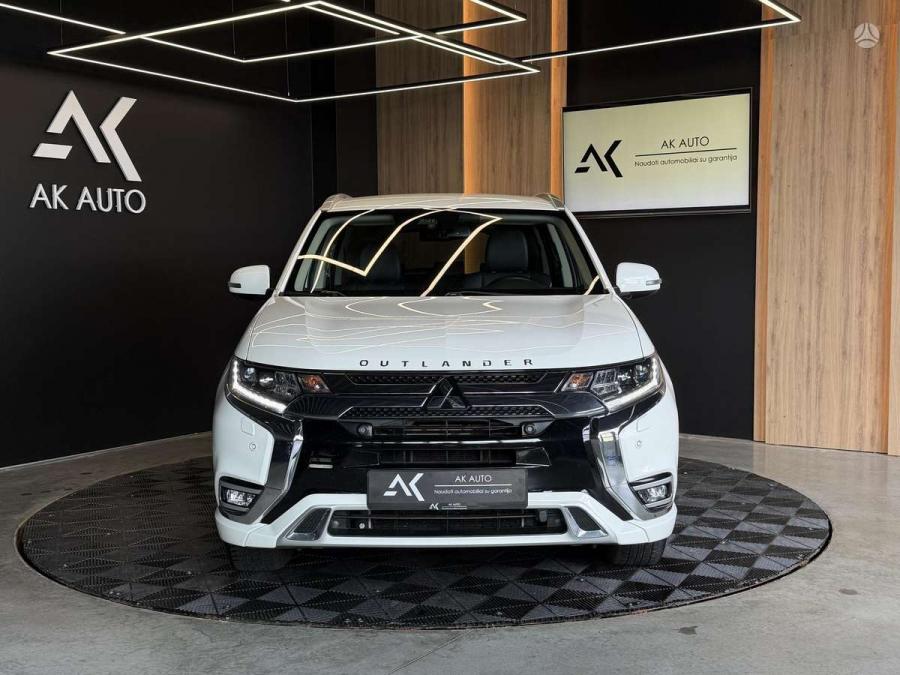 Balts Mitsubishi Outlander 2018 Kauņa, ar dzinēja tilpumu 2.36 L un nobraukumu 128 tūkst. km par 16990 €, foto 5 vietnē AUTOMOTO.COM.LV