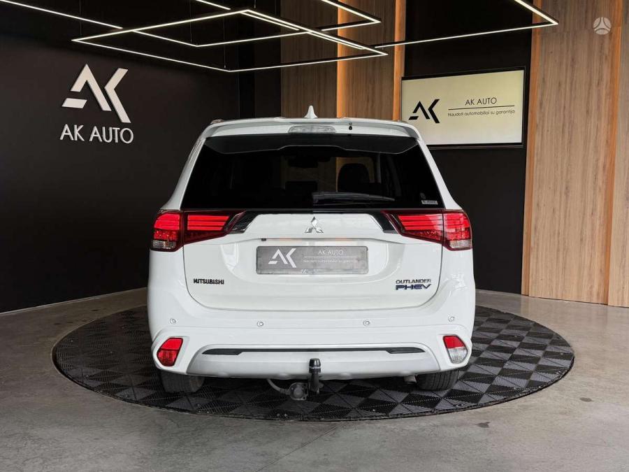 Balts Mitsubishi Outlander 2018 Kauņa, ar dzinēja tilpumu 2.36 L un nobraukumu 128 tūkst. km par 16990 €, foto 11 vietnē AUTOMOTO.COM.LV