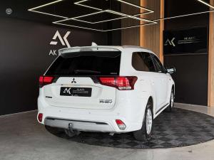 Balts Mitsubishi Outlander 2018 Kauņa, ar dzinēja tilpumu 2.36 L un nobraukumu 128 tūkst. km par 16990 €, foto 12 vietnē AUTOMOTO.COM.LV