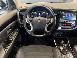Balts Mitsubishi Outlander 2018 Kauņa, ar dzinēja tilpumu 2.36 L un nobraukumu 128 tūkst. km par 16990 €, foto 15 vietnē AUTOMOTO.COM.LV
