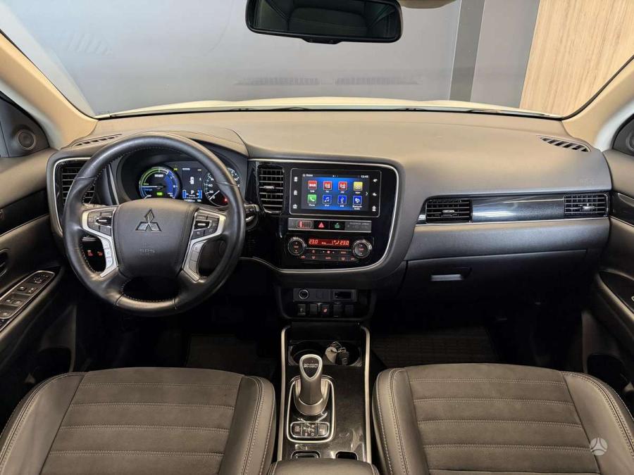 Balts Mitsubishi Outlander 2018 Kauņa, ar dzinēja tilpumu 2.36 L un nobraukumu 128 tūkst. km par 16990 €, foto 17 vietnē AUTOMOTO.COM.LV