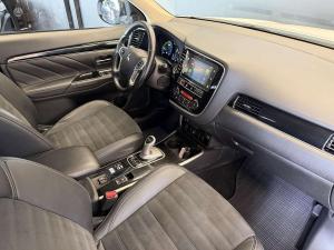 Balts Mitsubishi Outlander 2018 Kauņa, ar dzinēja tilpumu 2.36 L un nobraukumu 128 tūkst. km par 16990 €, foto 18 vietnē AUTOMOTO.COM.LV