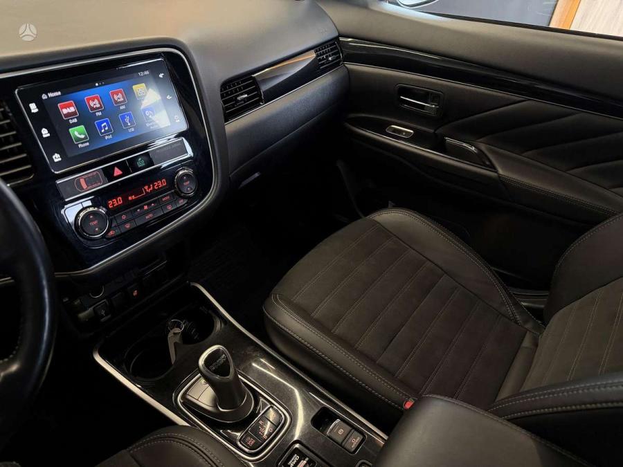 Balts Mitsubishi Outlander 2018 Kauņa, ar dzinēja tilpumu 2.36 L un nobraukumu 128 tūkst. km par 16990 €, foto 20 vietnē AUTOMOTO.COM.LV