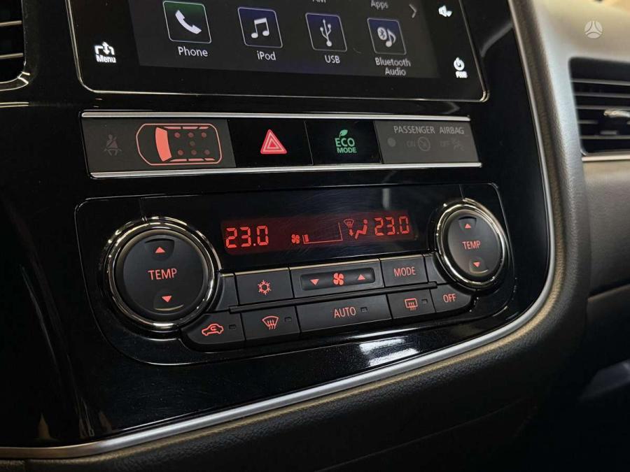 Balts Mitsubishi Outlander 2018 Kauņa, ar dzinēja tilpumu 2.36 L un nobraukumu 128 tūkst. km par 16990 €, foto 23 vietnē AUTOMOTO.COM.LV