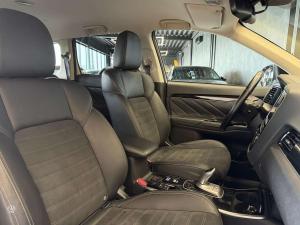Balts Mitsubishi Outlander 2018 Kauņa, ar dzinēja tilpumu 2.36 L un nobraukumu 128 tūkst. km par 16990 €, foto 25 vietnē AUTOMOTO.COM.LV