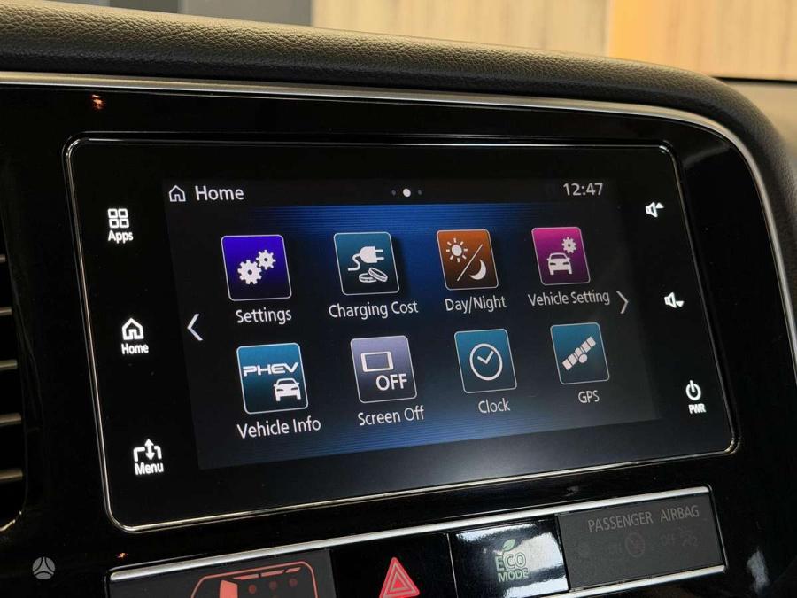 Balts Mitsubishi Outlander 2018 Kauņa, ar dzinēja tilpumu 2.36 L un nobraukumu 128 tūkst. km par 16990 €, foto 31 vietnē AUTOMOTO.COM.LV