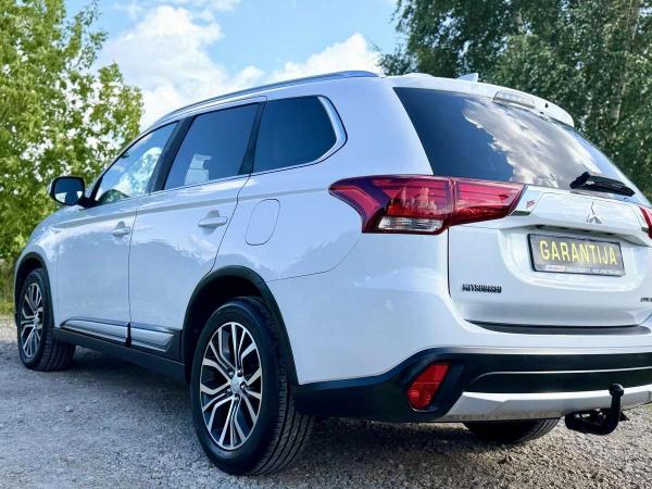 Balts Mitsubishi Outlander 2018 Šauļi, ar dzinēja tilpumu 2.27 L un nobraukumu 241 tūkst. km par 14750 €, foto 7 vietnē AUTOMOTO.COM.LV