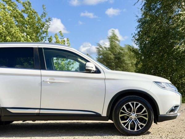 Balts Mitsubishi Outlander 2018 Šauļi, ar dzinēja tilpumu 2.27 L un nobraukumu 241 tūkst. km par 14750 €, foto 10 vietnē AUTOMOTO.COM.LV