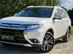 White Mitsubishi Outlander 2018 in Siauliai, with an engine capacity of 2.27 L and mileage of 241 thousand km for 14750 €, photo 15 on AUTOMOTO.COM.LV