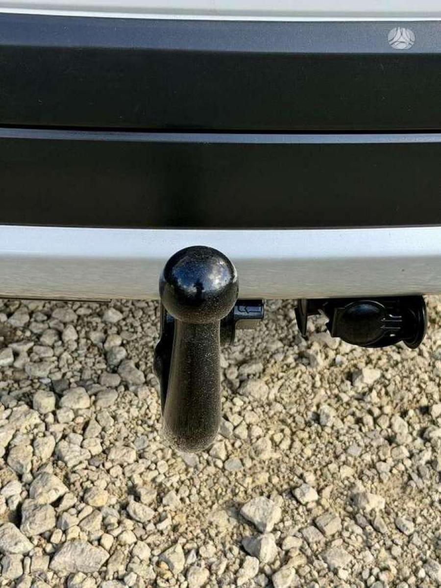 White Mitsubishi Outlander 2018 in Siauliai, with an engine capacity of 2.27 L and mileage of 241 thousand km for 14750 €, photo 21 on AUTOMOTO.COM.LV