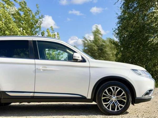Balts Mitsubishi Outlander 2018 Šauļi, ar dzinēja tilpumu 2.27 L un nobraukumu 241 tūkst. km par 14750 €, foto 10 vietnē AUTOMOTO.COM.LV