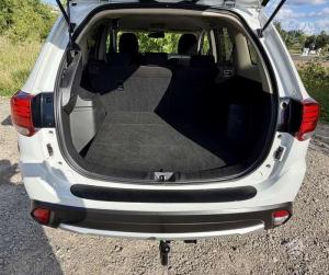 White Mitsubishi Outlander 2018 in Siauliai, with an engine capacity of 2.27 L and mileage of 241 thousand km for 14750 €, photo 45 on AUTOMOTO.COM.LV