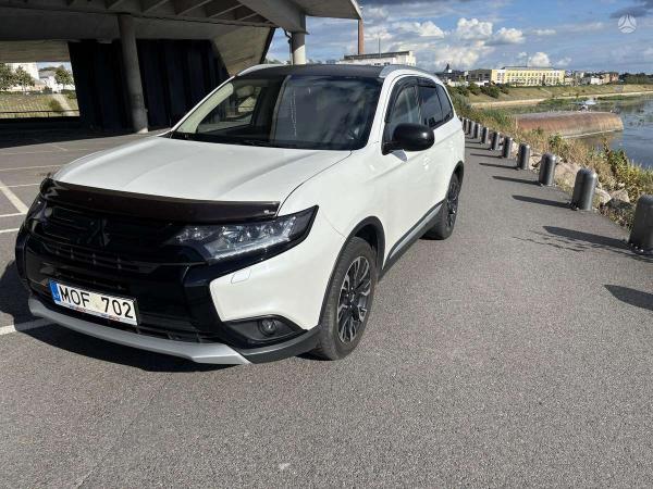 Balts Mitsubishi Outlander 2018 Kauņa, ar dzinēja tilpumu 2.27 L un nobraukumu 259 tūkst. km par 14000 €, foto 1 vietnē AUTOMOTO.COM.LV