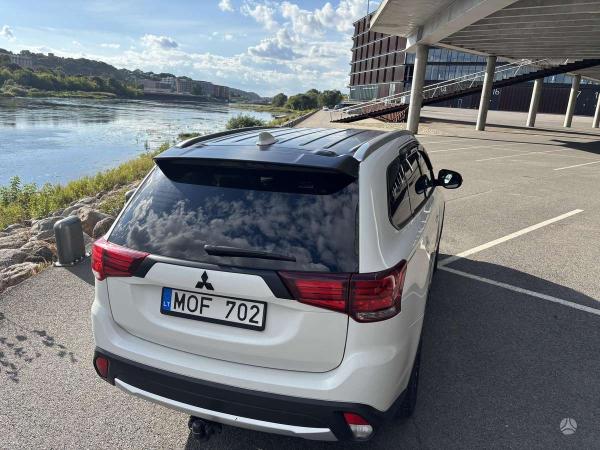 Balts Mitsubishi Outlander 2018 Kauņa, ar dzinēja tilpumu 2.27 L un nobraukumu 259 tūkst. km par 14000 €, foto 6 vietnē AUTOMOTO.COM.LV