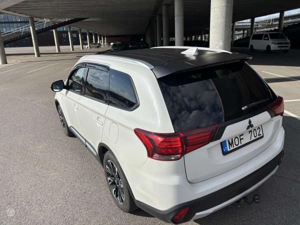 Balts Mitsubishi Outlander 2018 Kauņa, ar dzinēja tilpumu 2.27 L un nobraukumu 259 tūkst. km par 14000 €, foto 7 vietnē AUTOMOTO.COM.LV
