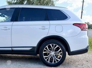 Balts Mitsubishi Outlander 2018 Šauļi, ar dzinēja tilpumu 2.27 L un nobraukumu 241 tūkst. km par 14750 €, foto 13 vietnē AUTOMOTO.COM.LV