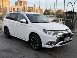 Balts Mitsubishi Outlander 2019 Kauņa, ar dzinēja tilpumu 2.36 L un nobraukumu 201 tūkst. km par 16199 €, foto 3 vietnē AUTOMOTO.COM.LV