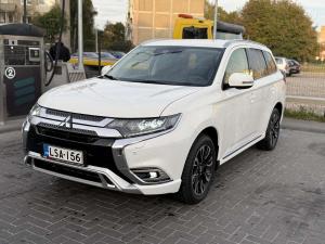 Balts Mitsubishi Outlander 2019 Kauņa, ar dzinēja tilpumu 2.36 L un nobraukumu 201 tūkst. km par 15448 €, foto  vietnē AUTOMOTO.COM.LV