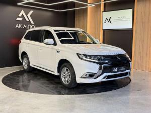 White Mitsubishi Outlander 2019 in Kaunas, with an engine capacity of 2.36 L and mileage of 126 thousand km for 16990 €, photo 2 on AUTOMOTO.COM.LV