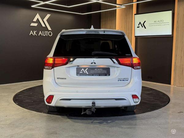 Balts Mitsubishi Outlander 2019 Kauņa, ar dzinēja tilpumu 2.36 L un nobraukumu 126 tūkst. km par 16990 €, foto 9 vietnē AUTOMOTO.COM.LV
