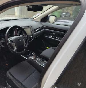 Balts Mitsubishi Outlander 2019 Kauņa, ar dzinēja tilpumu 2.36 L un nobraukumu 68 tūkst. km par 13950 €, foto 3 vietnē AUTOMOTO.COM.LV